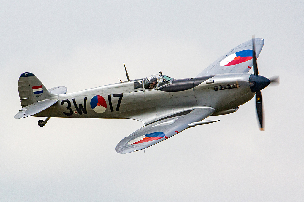 Supermarine Spitfire - Warbirds - Fence Check Aviation Photography